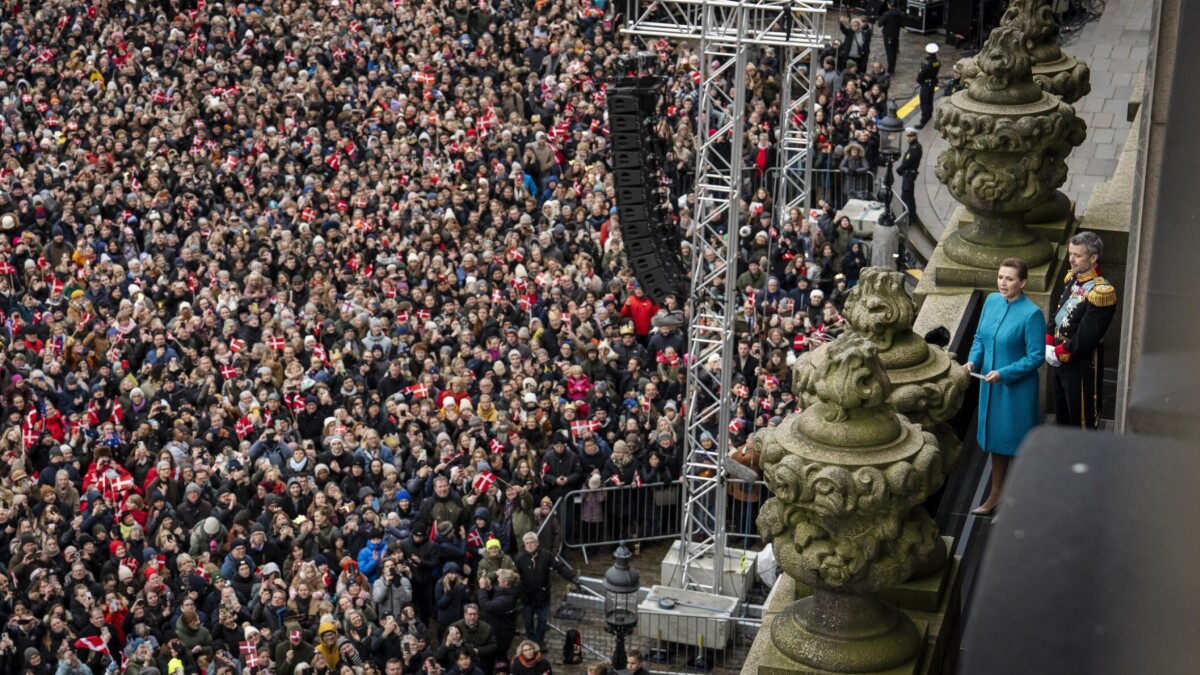 Send os dit billede fra dagens tronskifte | Indland | DR