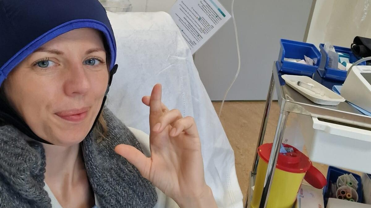 Zenia er syg med dødelig brystkræft - men må rejse til udlandet for at ...