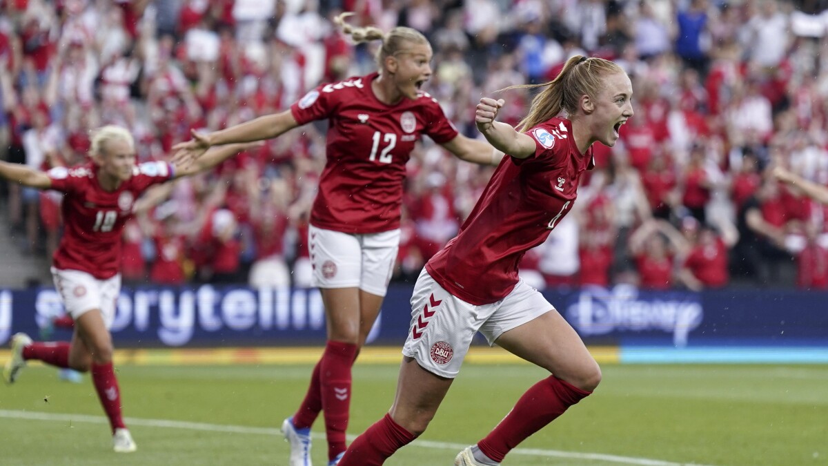 DBU vil afholde EM i fodbold i 2029 | Kvindelandsholdet | DR