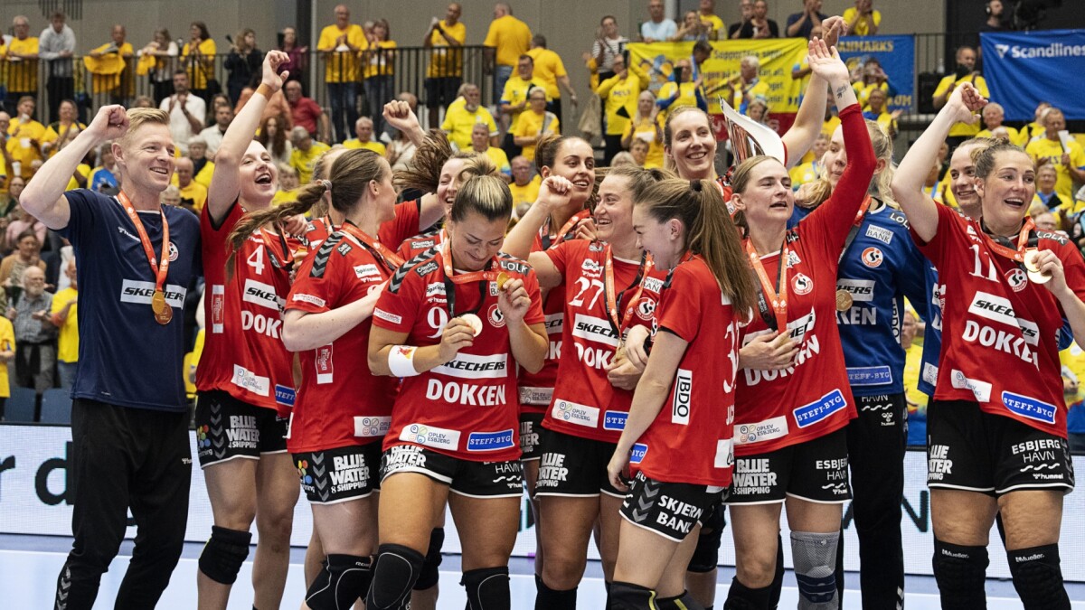 Ubesejrede Team Esbjerg genvinder det danske mesterskab | Kvindeligaen | DR