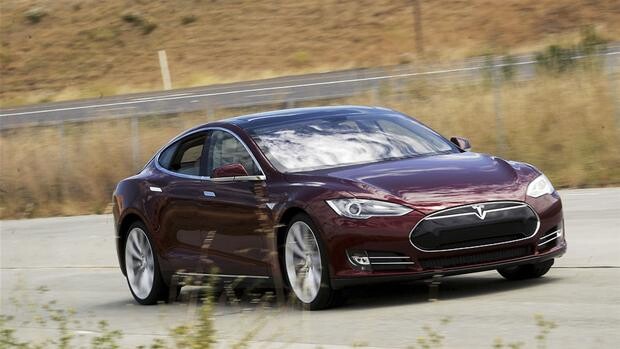 Tesla el-bil i frost og modvind | Tech | DR