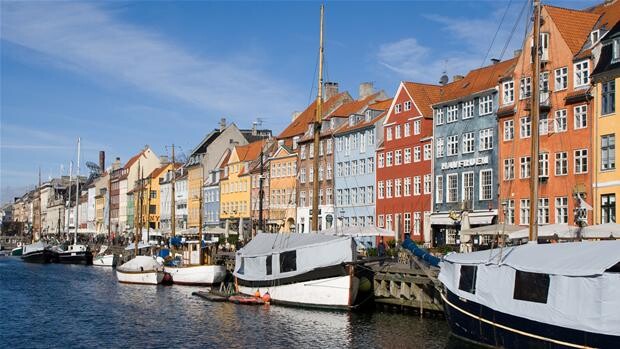 Britisk klummeskribent: Her er den grumme sandhed om Danmark | Kultur | DR
