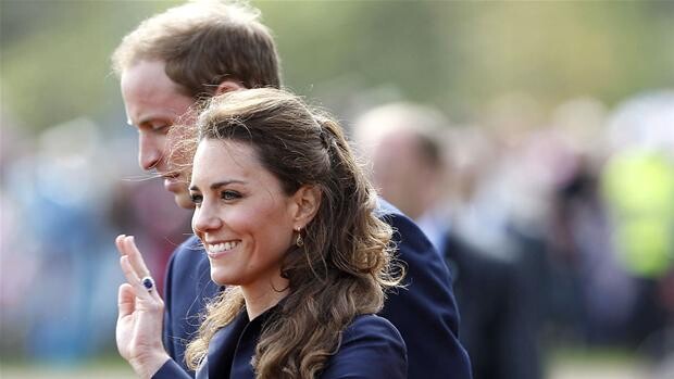 Fransk politi jager paparazzi bag royale bryst-billeder | Indland | DR