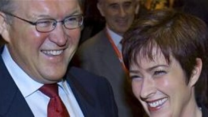 Mona Sahlin under hård anklage | Udland | DR