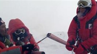 OL-fakkel er tændt på Mount Everest | Udland | DR