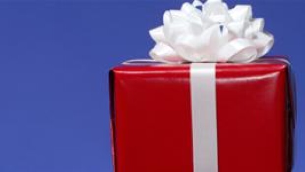 Mænd kan ikke pakke gaver ind | Penge | DR