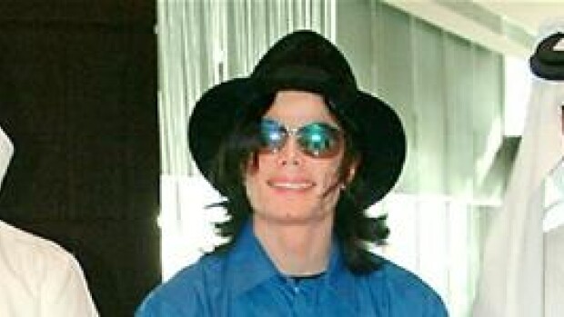 Sheik: Michael Jackson skylder album | Udland | DR