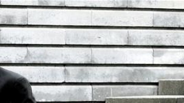 Stein Bagger i privatfly med rockere | Indland | DR