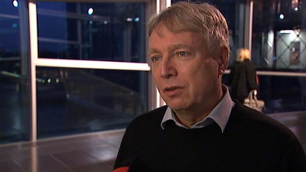 VIDEO Uffe Elbæk: Finansloven er slet ikke grøn nok | Politik | DR