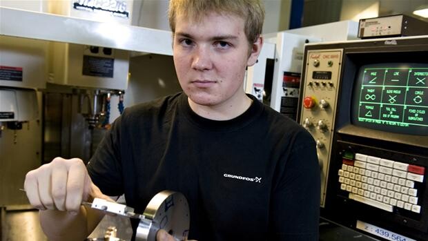 Virksomheder mangler dygtige lærlinge | Midt- og Vestjylland | DR