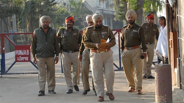 Død indisk guru får lov at blive i fryseren | Udland | DR