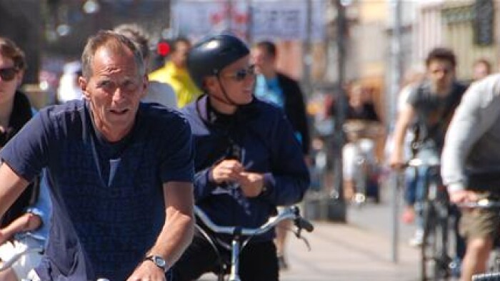 300 millioner til cykler og busser | Politik | DR