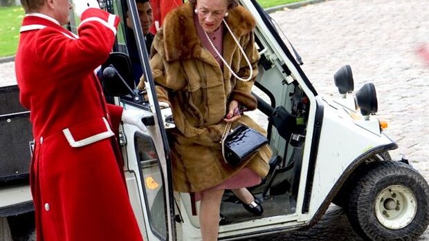 Grevinde Ruth af Rosenborg er død | Indland | DR