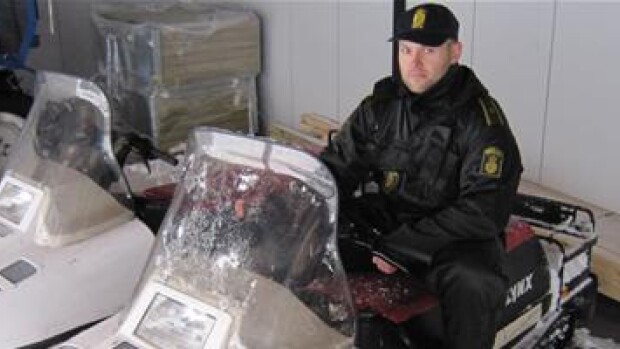 Hundredvis af huse er spærret inde af sne | Indland | DR