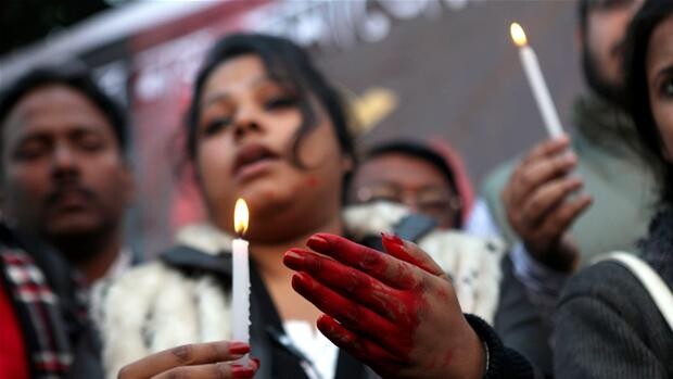 Indisk kvinde er død efter massevoldtægt | Udland | DR