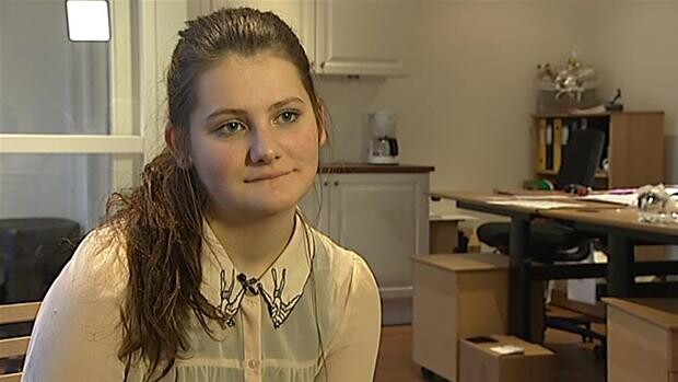 16-årige Calina har lært at leve med sin angst | Nordjylland | DR