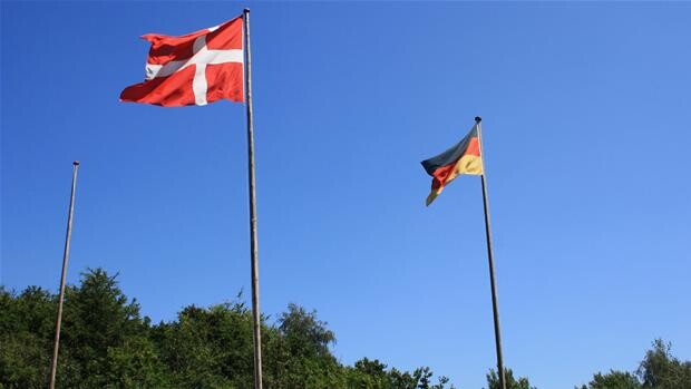 Tysk flag er til tops i Danmark i dag | Syd- og Sønderjylland | DR