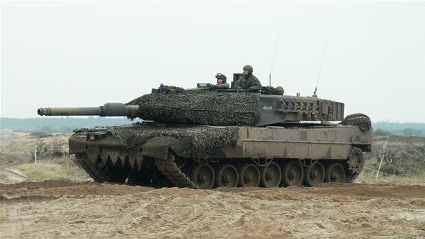 Rekord-stort skib i Limfjorden | Midt- og Vestjylland | DR