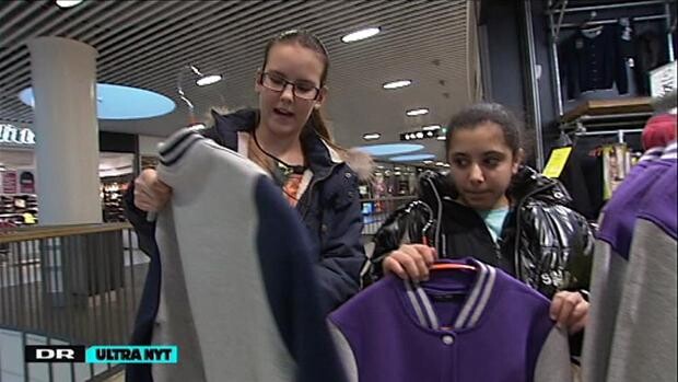 VIDEO: Sådan undgår du kemi i tøj | Ultra Nyt | DR