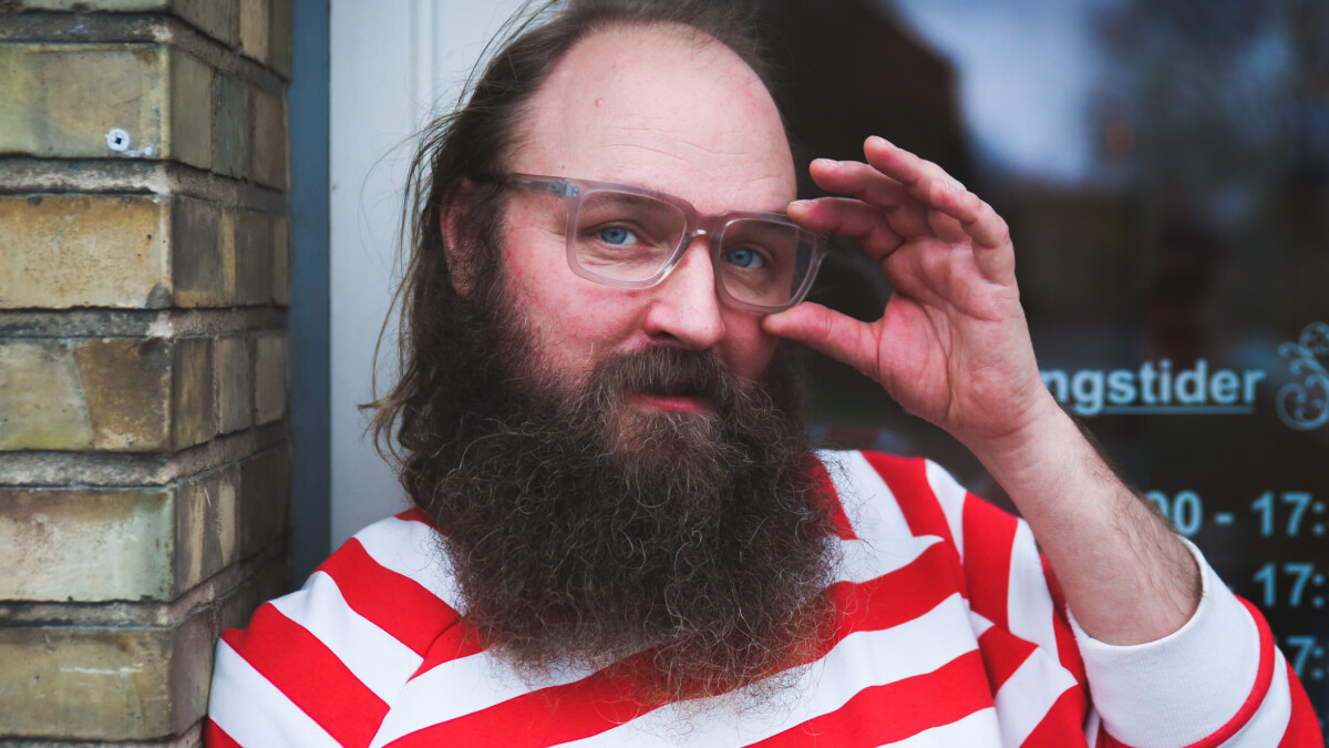 Kendt børnevært langer ud: Barndommen er en truet alder | Film & serier ...