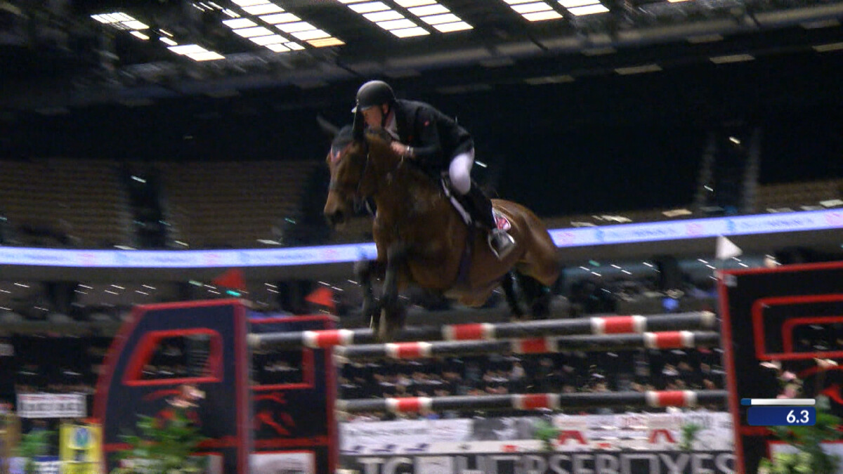 VIDEO Hollænder imponerer med sejr i Herning | Hestesport | DR