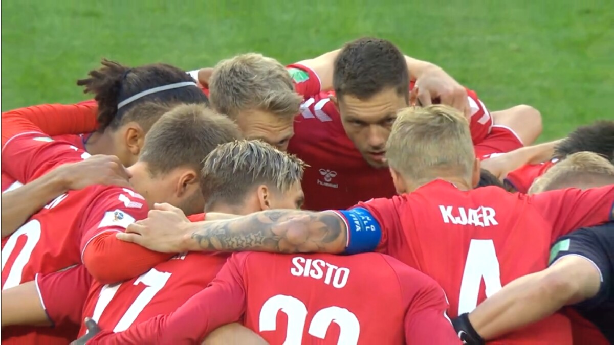 Danmark vinder fodboldkamp mod Peru | Ligetil på tegnsprog | DR