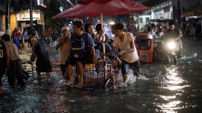 Tropiske storme hærger Filippinerne: 60.000 evakueret | Vejret | DR