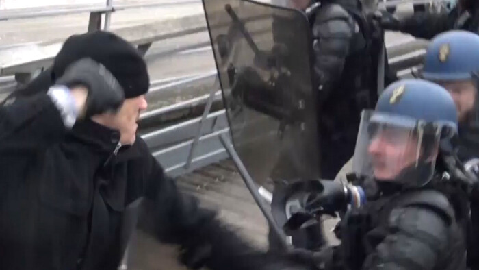 De Gule Veste-demo: Fransk mester i boksning efterlyst af politiet ...