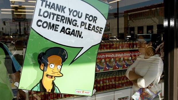 Efter 30 år som 'Apu' i The Simpsons vil skuespiller ikke længere lægge ...