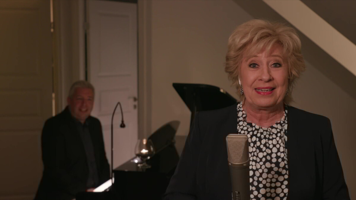 Kendte danske musikere brød ud i fællessang: 'Det er den smukkeste måde ...