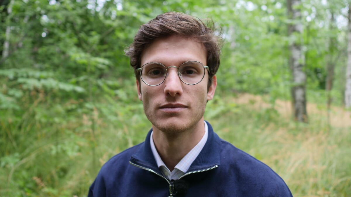 Omar overlevede torturfængsler: Det er farligt at hjemsende syrere ...