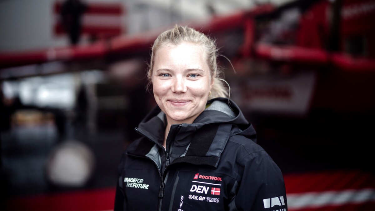 For nogle uger siden kunne hun gå i fred. Nu hilser fremmede på Anne ...