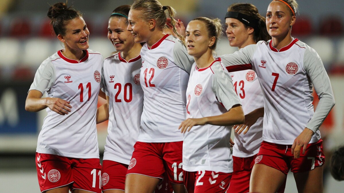 MINUT FOR MINUT Danmark deler øretæver ud og fortsætter vild start på VM-kvalifikationen ...