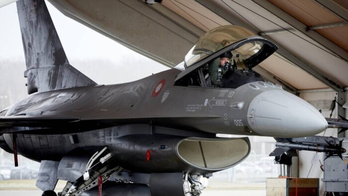 Kun fire kampfly skal passe på Danmark: Krig udskyder måske salg af ... Kun fire kampfly skal passe på Danmark: Krig udskyder måske salg af ...