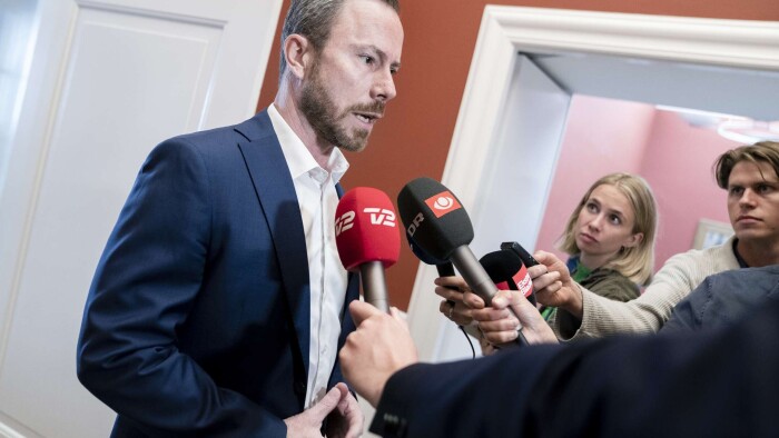 Flertal blandt V-borgmestre siger klart nej til tørklædeforbud | Politik | DR