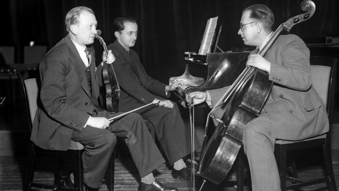 Han var én af DR's allerførste medarbejdere i 1925: Nu er Folmer Jensen ...