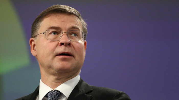 EU foreslår at låne Ukraine op til 130 milliarder | Nyheder | DR