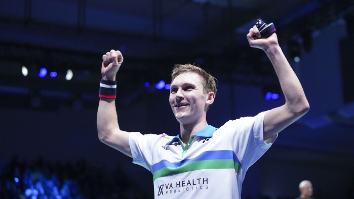 Viktor Axelsen kåret som verdens bedste badmintonspiller | Kort sport | DR