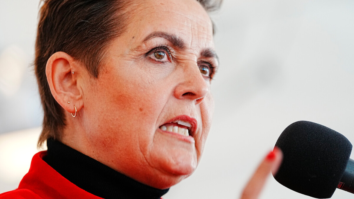Pia Olsen Dyhr raser mod regeringen i sin 1. maj-tale: De skaber en ...