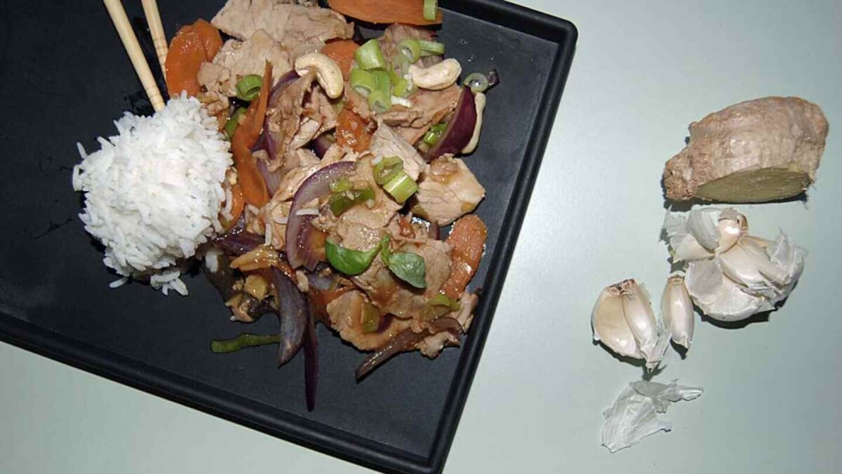 Restemad - nem wokret med flæskesteg - opskrift | Opskrift | DR