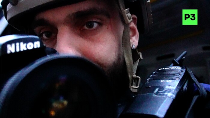 Danske Alexander fotograferer krigens rædsler helt fremme ved frontlinjen: 'Krig er, når ...