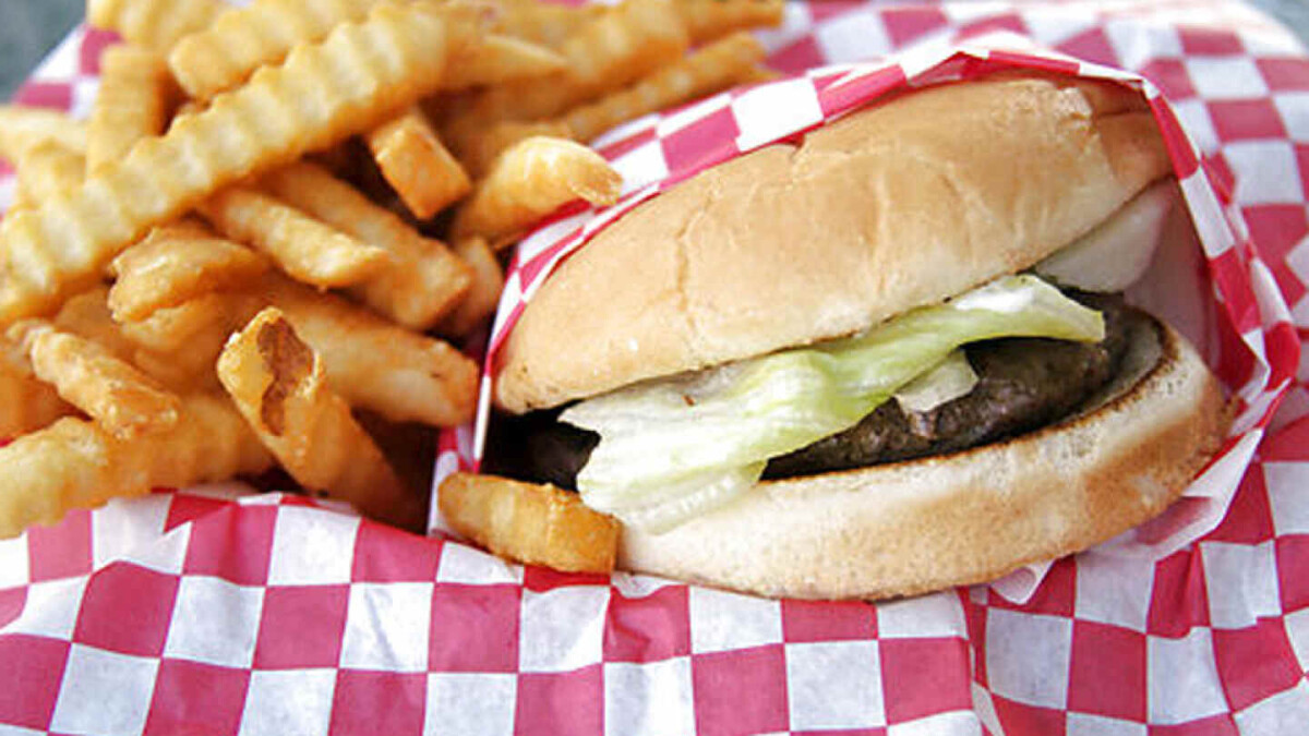 Hjemmelavet cheeseburger - lynhurtig opskrift | Opskrift | DR