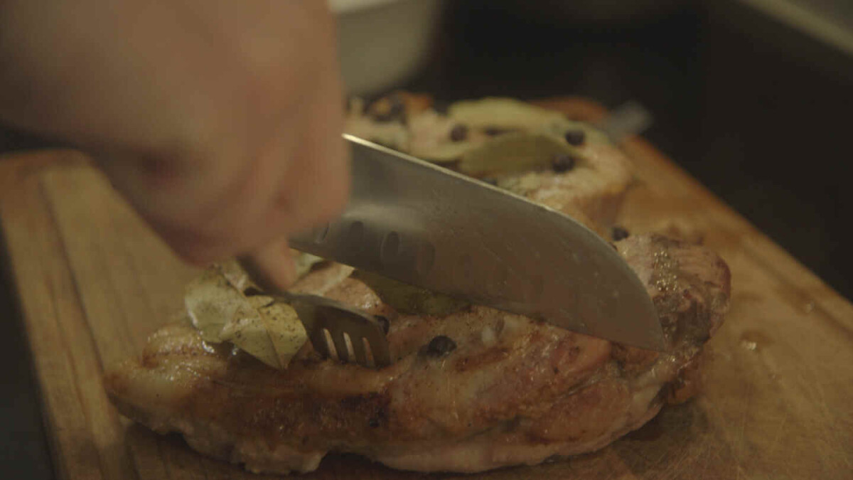 Langtidsstegt svinebryst opskrift - nem | Spis og spar | Opskrift | DR