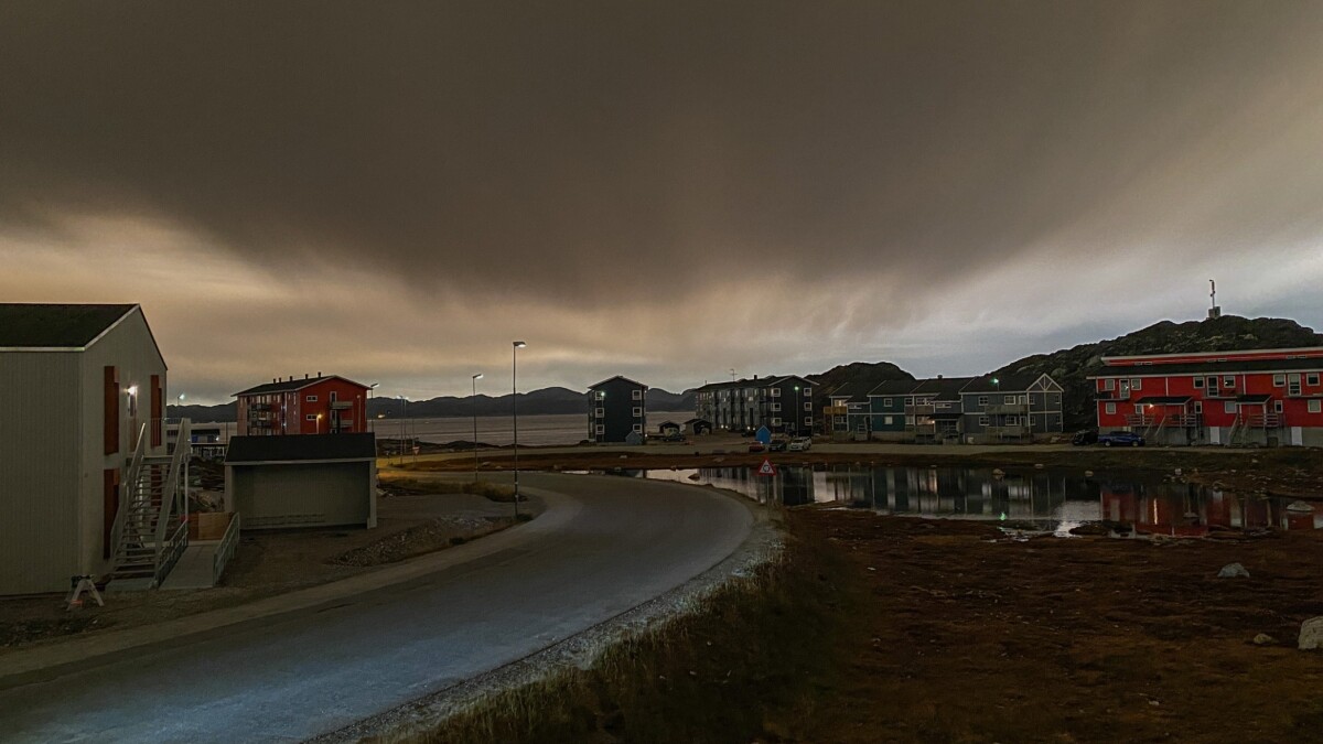 Sorte skyer over Grønland: Røg fra canadiske skovbrande kan mærkes i ...