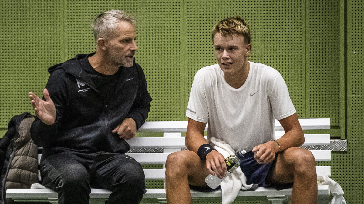 Lars Christensen stopper som træner for Holger Rune | Tennis | DR