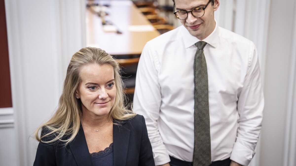 MINUT FOR MINUT: LA byder Pernille Vermund velkommen | Politik | DR