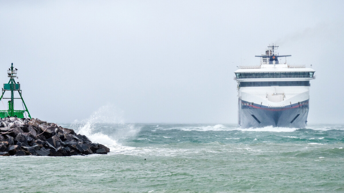 Storme aflyser færger til Norge på stribe: Kaptajner har aldrig oplevet noget lignende | Indland ...