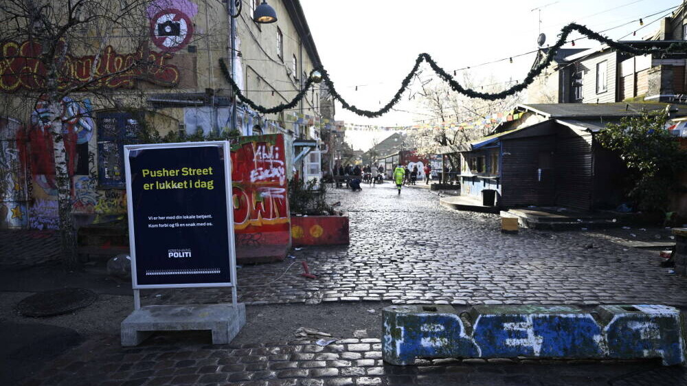 Pusher Street er væk - se dagen i billeder | Ligetil på tegnsprog | DR