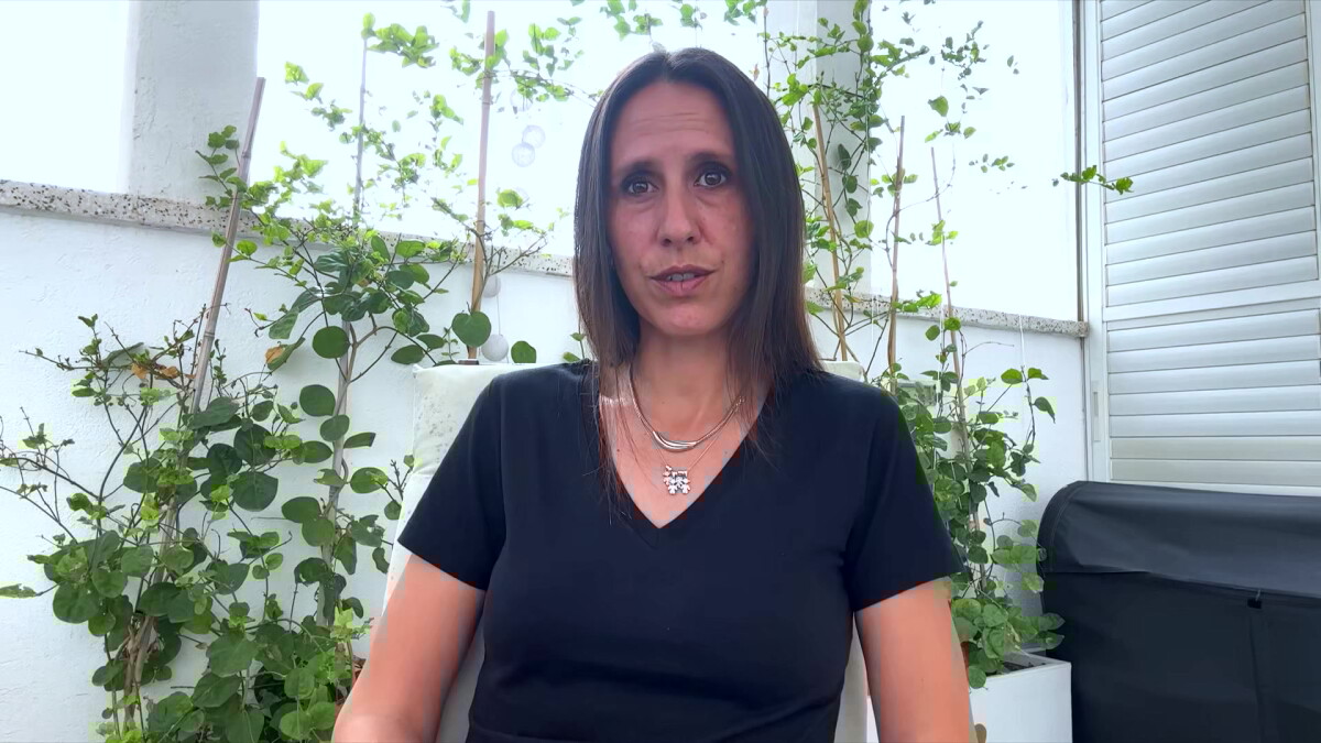 Dansk-israeler i Tel Aviv: 'Jeg har ikke sovet i 48 timer' | Udland | DR