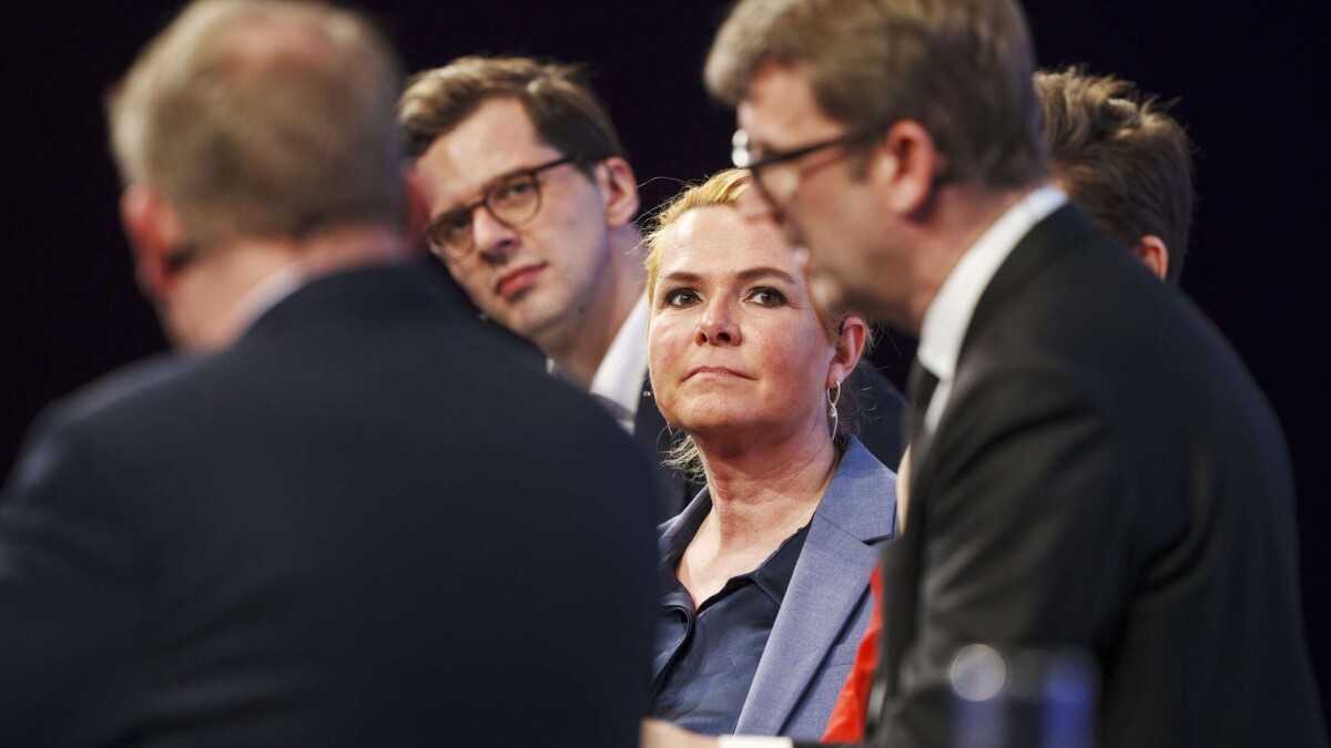 Cordsen: Nervekrigen om kvindelig værnepligt kan ende i et ordentligt ...